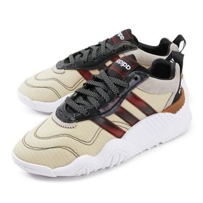 스니커즈 - HOTTRACKS