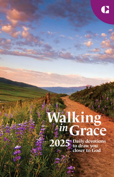 Walking in Grace 2025 Regular Print | Guideposts - 교보문고