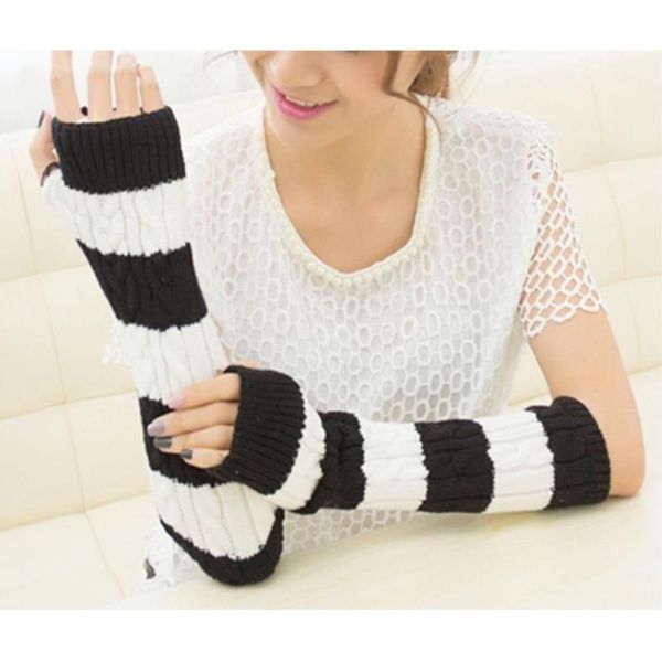 hplusmall 꽈배기 암워머 투톤 블랙화이트 팔워머 방안팔토시[W6 - 핫트랙스