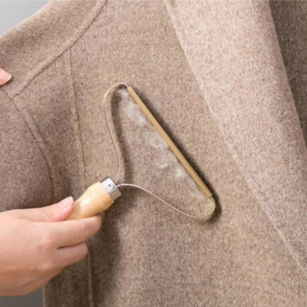 hplusmall 보풀제거기 쇠솔 코트빗 수동보풀기 옷먼지제거기[WBE - 핫트랙스