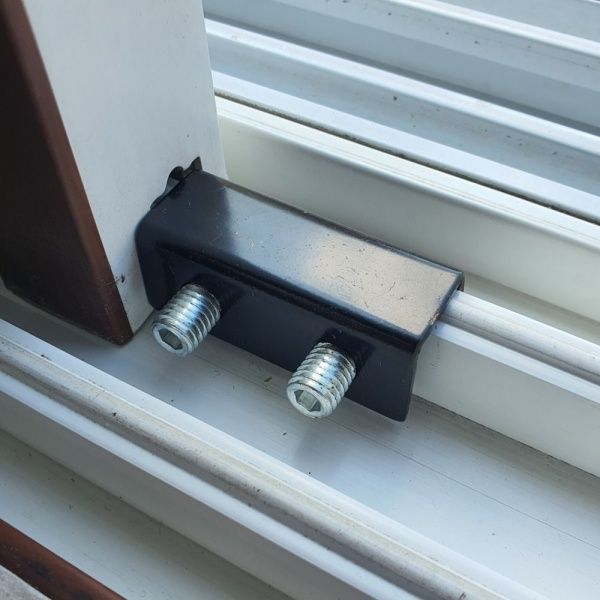 hplusmall 미닫이문 샷시 고정장치 스토퍼 블랙 중[WACC9F8] - 핫트랙스