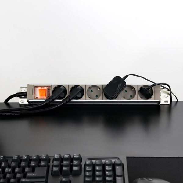 ijung 아이정 알루미늄 멀티탭 서버탭 6구 3M 콘센트 - 핫트랙스