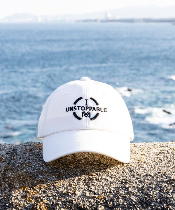 UNSTOPPABLE IAM UNSTOPPABLE 아이엠 언스탑퍼블 볼캡 - 화이트 - 핫트랙스