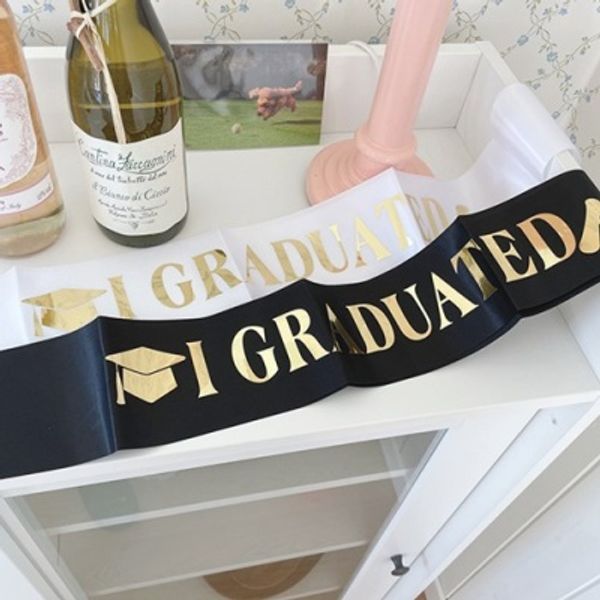 maison de ALOHA I Graduated Shoulder Ribbon 졸업어깨띠 - 핫트랙스